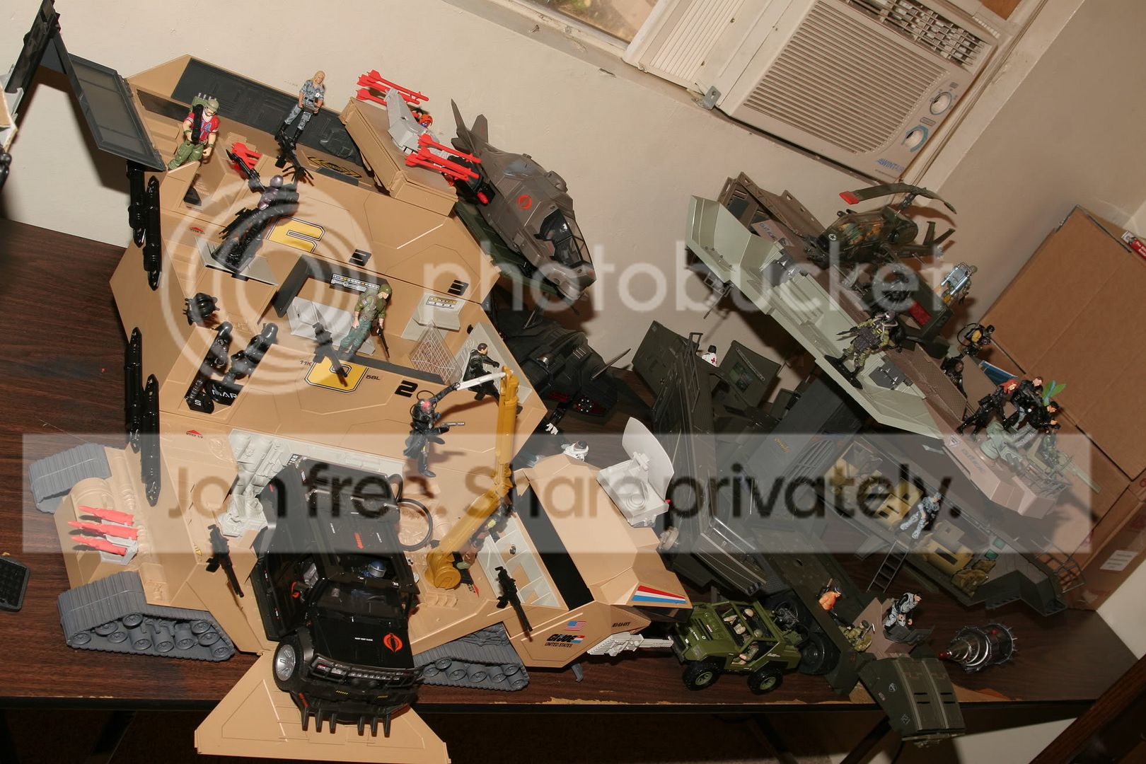 GI Joe Rise Of Cobra Pit Mobile Headquarters Video Review - HissTank.com